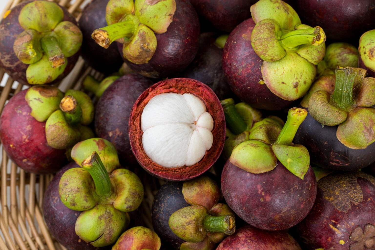 Mangostão: saiba mais sobre a fruta roxa com coroa | Agro Estadão